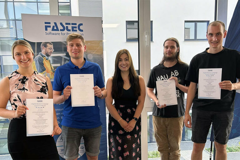 Abschluss des FASTEC-Englischkurses: Ein Jahr gemeinsam lernen - FASTEC